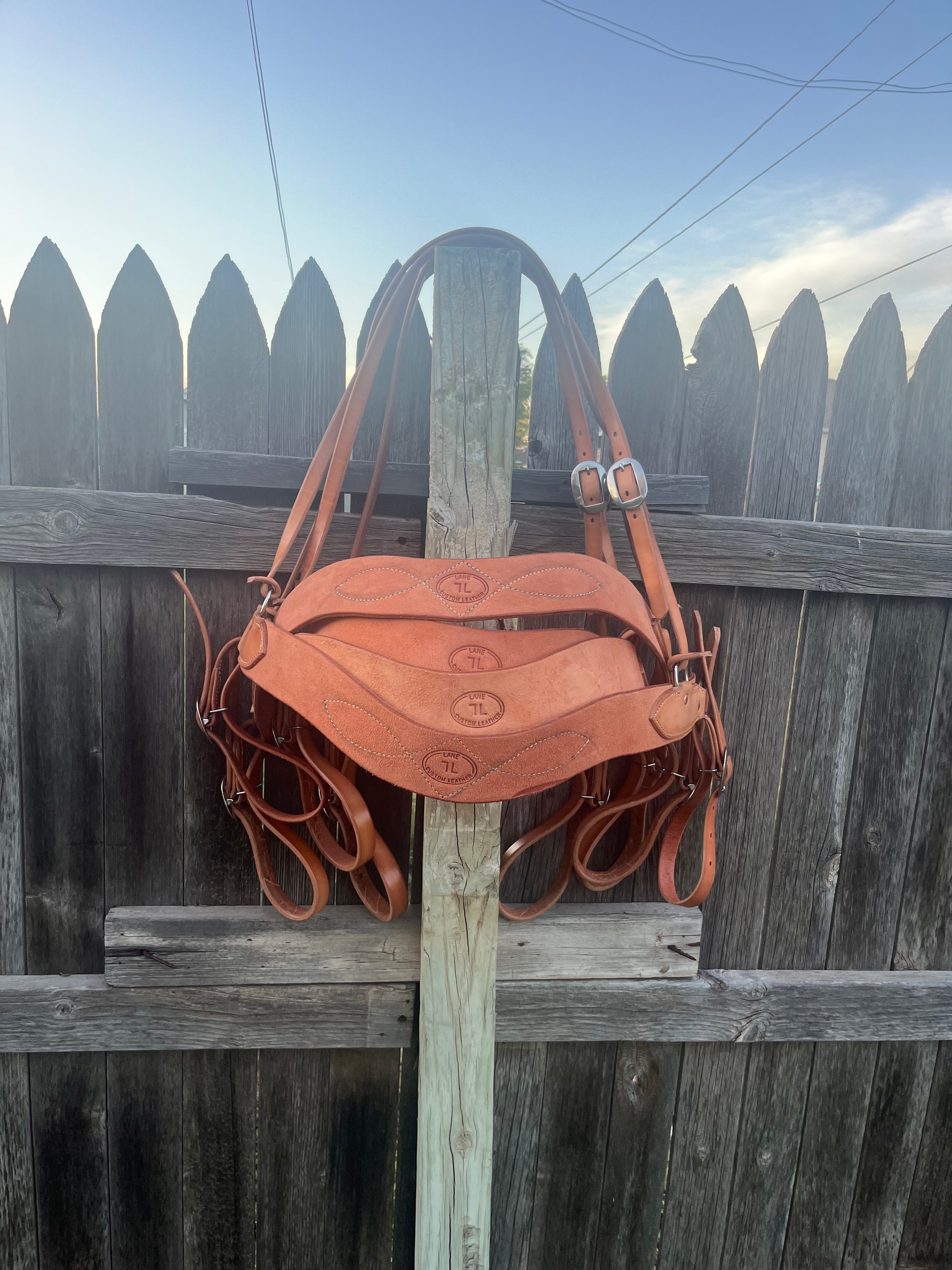 Ready to ship tack – Lane Custom Leather
